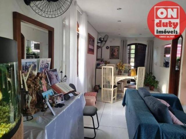 Sobrado com 3 dormitórios Aparecida Santos/SP