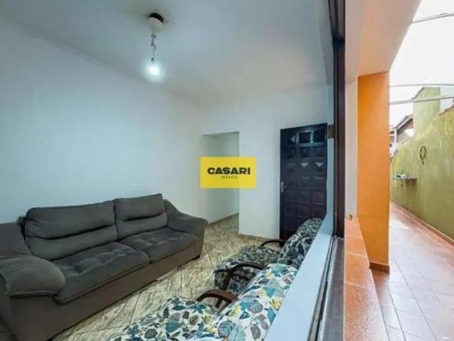 Sobrado com 3 Dormitórios, Área Gourmet e 2 Vagas à Venda próximo à Av. Álvaro Guimarães