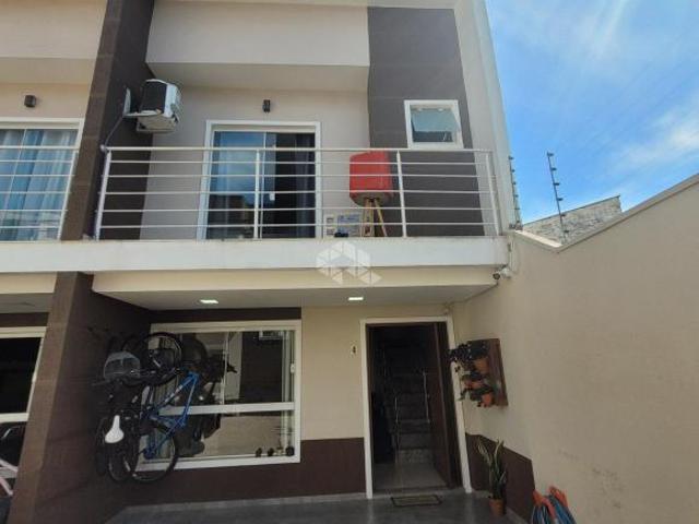 Sobrado com 3 dormitórios, bairro Mato Grande em Canoas