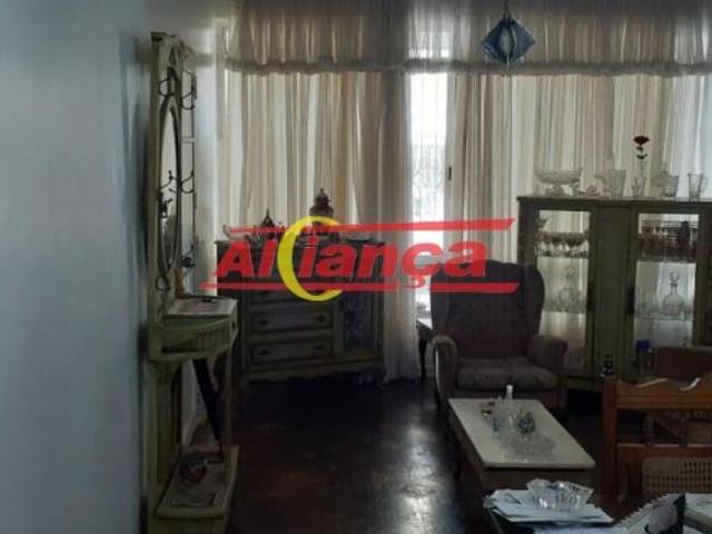 Sobrado com 3 dormitórios de 3 vagas de garagem no Carrão