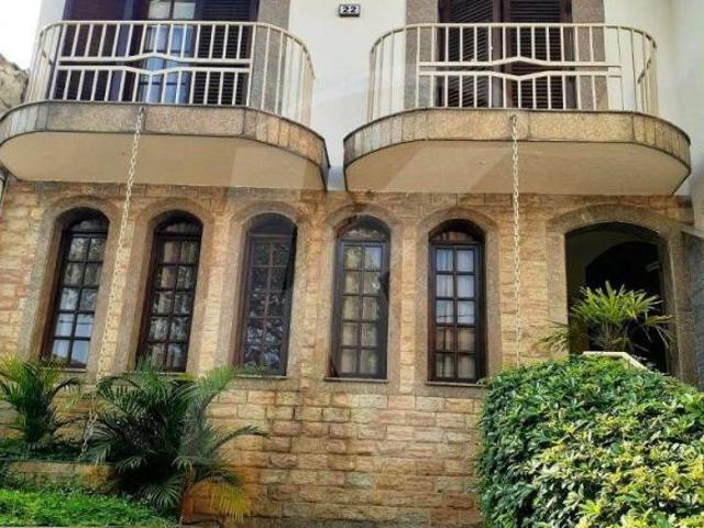 Sobrado com 3 dormitórios e 1 suite, 4 vagas cobertas, com quintal na Vila Paiva