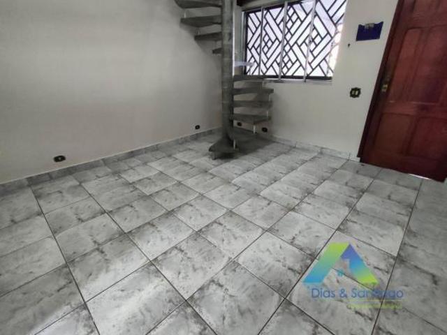 Sobrado com 3 dormitórios e 2 vagas à três quadras do Metrô Sacomã!