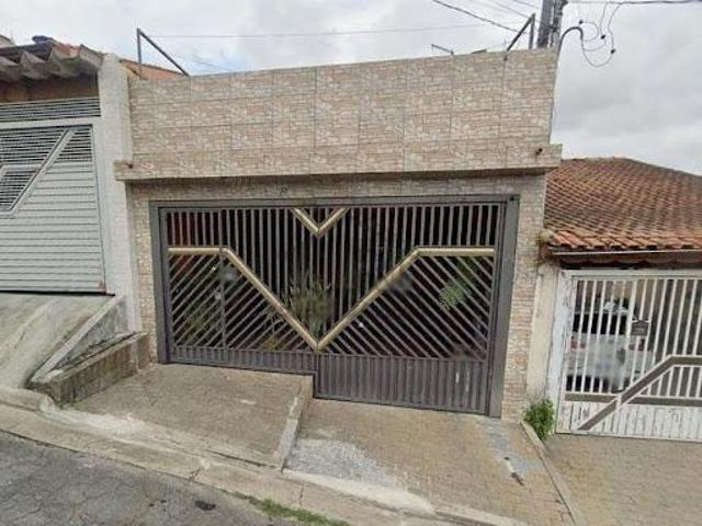 Sobrado com 3 dormitórios e 2 vagas em Vila Emílio Mauá
