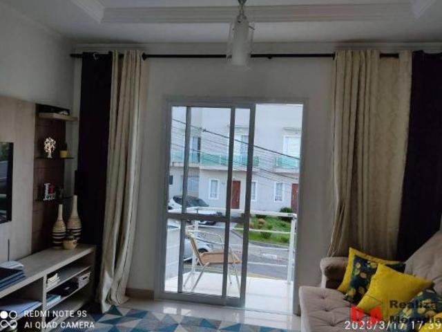 Sobrado com 3 dormitórios e 2 vagas Jardim Caiapiá Cotia