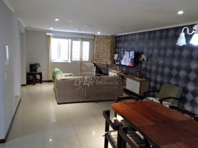 Sobrado com 3 dormitórios e 2 vagas na Hípica, Porto Alegre RS: 176m²