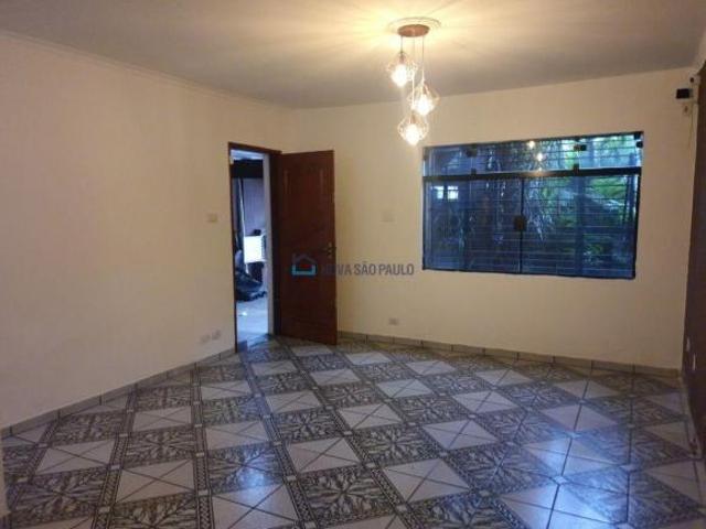 Sobrado com 3 Dormitórios e 4 Vagas