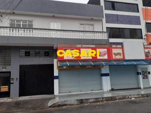 Sobrado com 3 dormitórios e 4 casas + 2 salões comerciais à venda no Centro de Diadema/SP