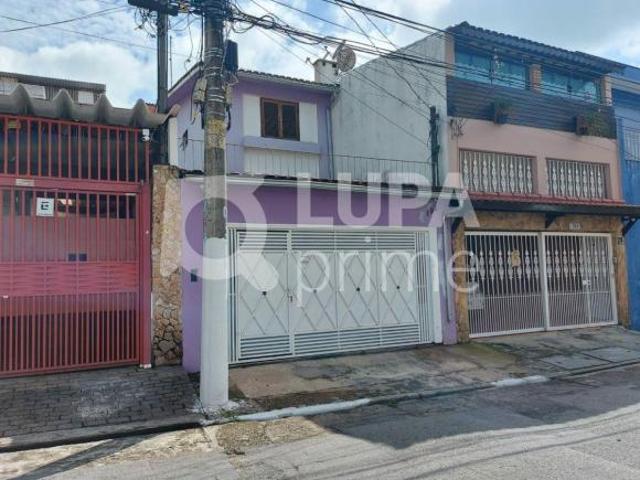 SOBRADO COM 3 DORMITÓRIOS E CHURRASQUEIRA Á VENDA CASA VERDE