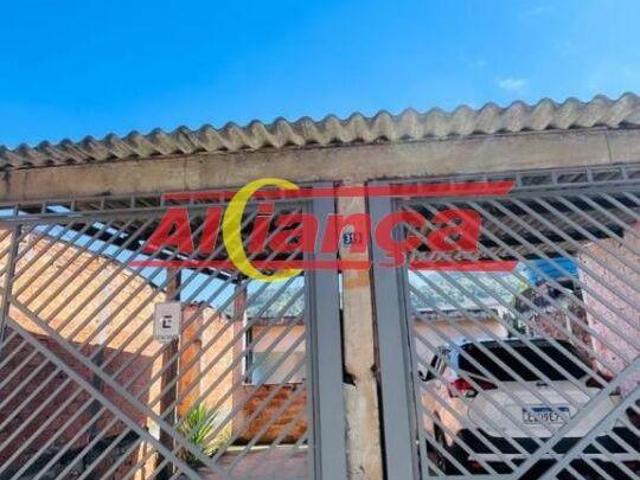 SOBRADO COM 3 DORMITÓRIOS E EDÍCULA