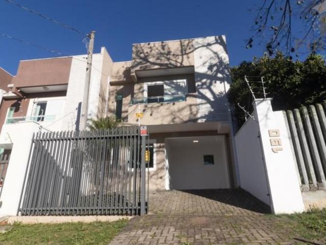 Sobrado com 3 dormitórios e espaço Gourmet separado