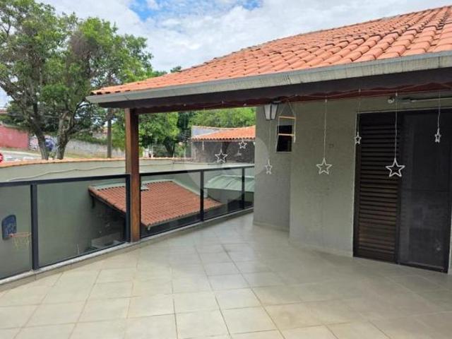 Sobrado com 3 dormitórios e excelente espaço em Itaquera