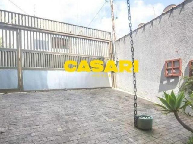 Sobrado com 3 Dormitórios e Suíte com Closet à Venda – 178 m² – Nova Petrópolis