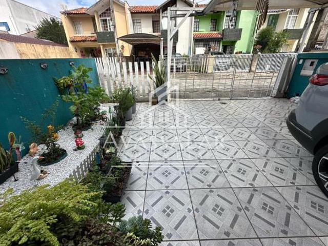 Sobrado com 3 dormitórios e suíte à venda Boqueirão | Curitiba PR