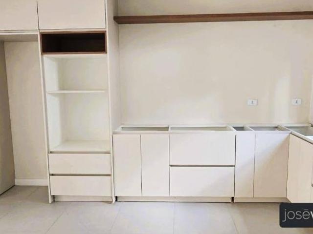Sobrado com 3 dormitórios para alugar, 245 m² por R$ 5.500/mês Campo Comprido Curitiba/PR
