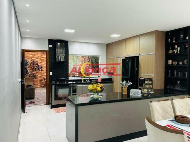 Sobrado com 3 dormitórios para venda, 145m² Jardim Cocaia / Guarulhos