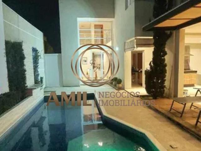 Sobrado com 3 dormitórios, Piscina com prainha e Telão, 3 Sacadas em condomínio fechado. R$ 1.650.00