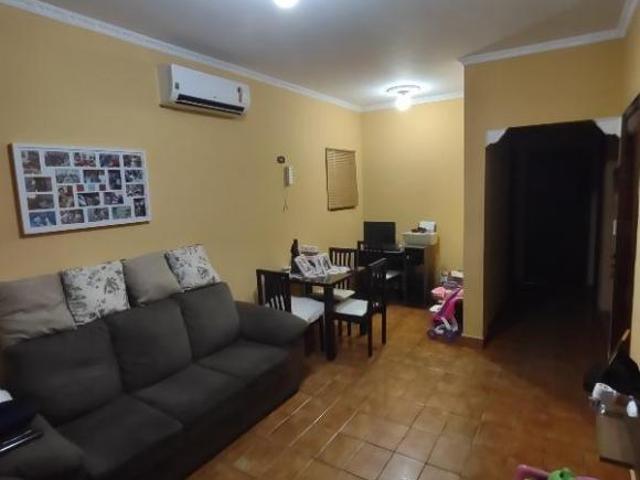 Sobrado com 3 dormitórios, piscina e edícula à venda na Vila Nova em Cubatão