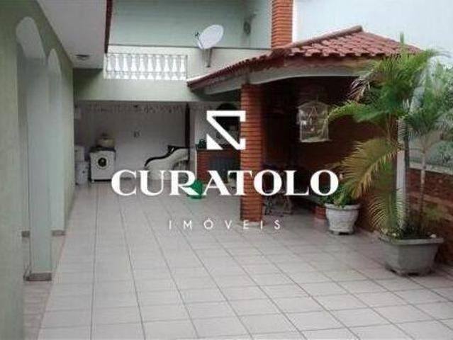 Sobrado com 3 dormitórios, quintal, churrasqueira e 5 vagas Vila Bancária