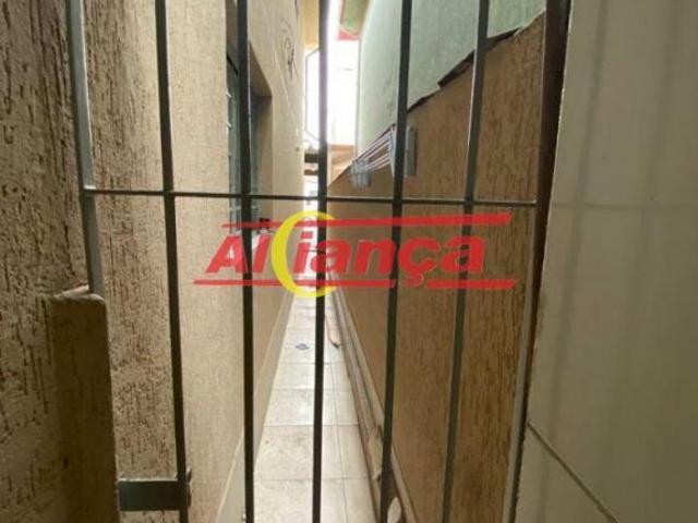 Sobrado com 3 dormitórios, sala de estar e sala de jantar