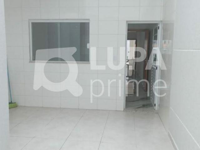 Sobrado com 3 dormitórios sendo suítes á venda na Vila Gustavo