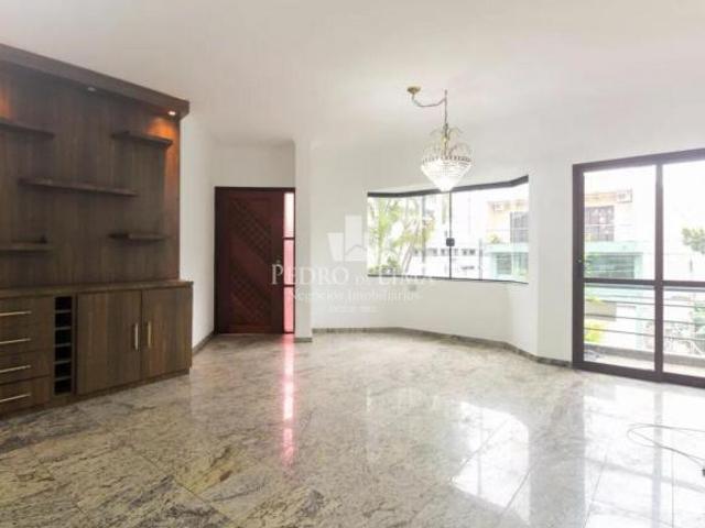 Sobrado com 3 dormitorios sendo 1 suite, 3 banheiros, espaço gourmet, 5 vagas de garagem, Tatuapé