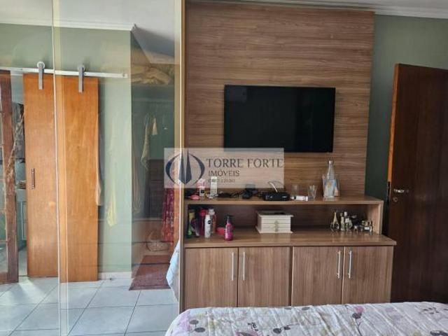 sobrado com 3 dormitórios sendo 1 suite 6 vagas no Jardim Vila Formosa