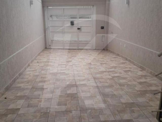 Sobrado com 3 dormitórios, sendo 1 suíte, com 3 vagas, na vila Medeiros