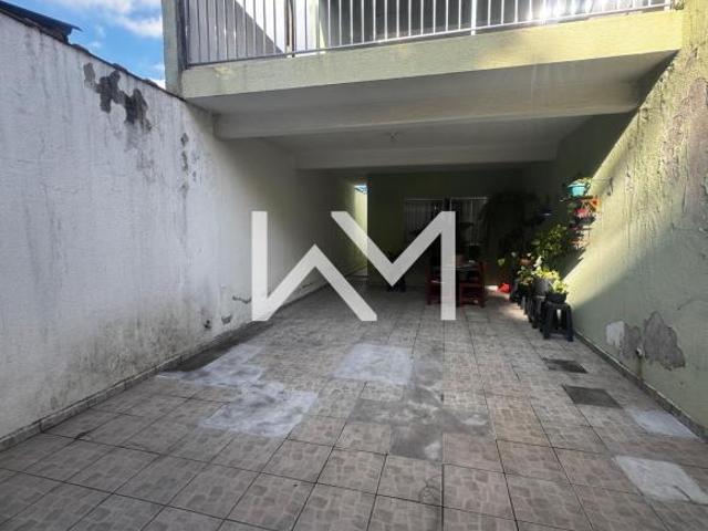 Sobrado com 3 Dormitórios, sendo 1 suíte, churrasqueira e 4 vagas no Jardim Almeida Prado, Guarulhos