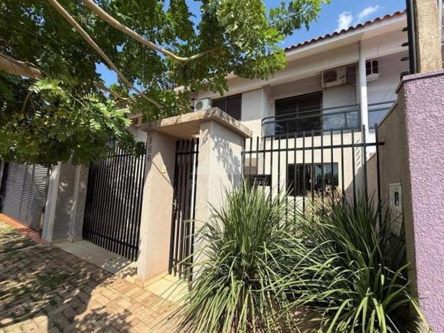Sobrado com 3 dormitórios sendo 1 suíte à venda, 117 m² por R$ 800.000 Jardim Panorama Foz do Ig