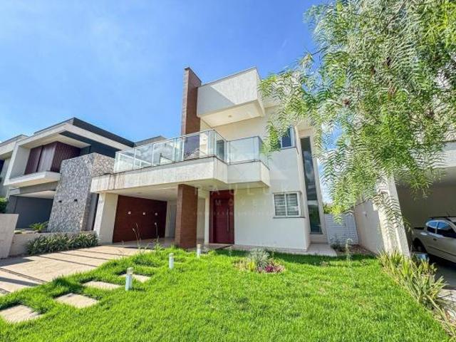 Sobrado com 3 dormitórios, sendo 1 suíte à venda, 189 m² por R$ 1.450.000 Condomínio Terras Alpha