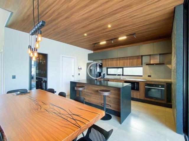 Sobrado com 3 dormitórios sendo 1 suíte, à venda, 216 m² por R$ 1.750.000 Reserva Ruda São Jos