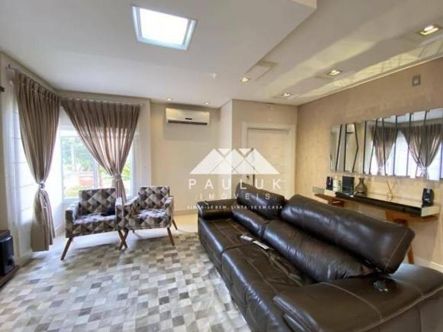 Sobrado com 3 dormitórios, sendo 1 suíte à venda, 261 m² por R$ 2.000.000 Condomínio Terras Alpha