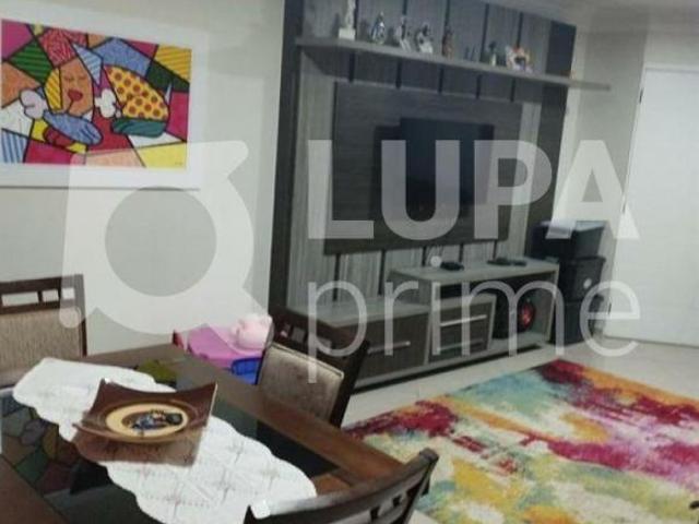 Sobrado com 3 dormitórios, sendo 1 suíte, à venda, na Vila Constança