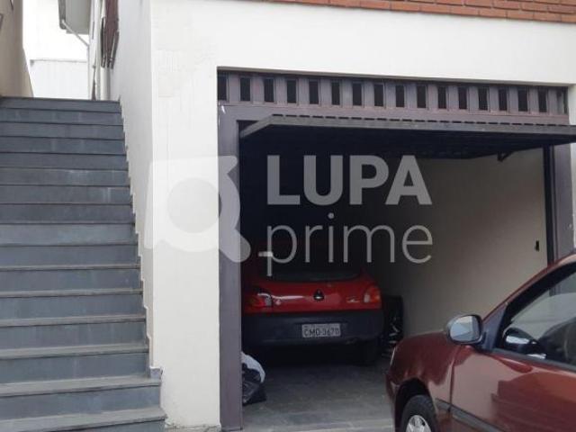 Sobrado com 3 dormitórios sendo 1 suíte á venda na Vila Constância