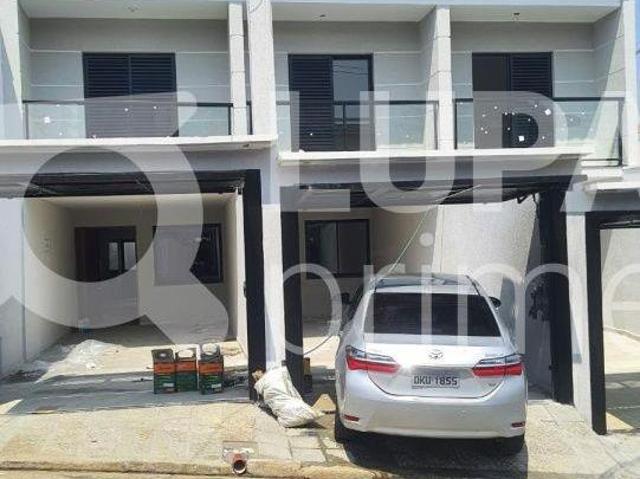 Sobrado com 3 dormitórios sendo 1 suíte á venda na Vila Ede