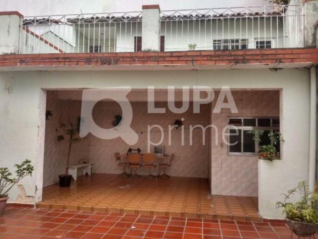 Sobrado com 3 dormitórios sendo 1 suíte á venda na Vila irmãos Arnoni
