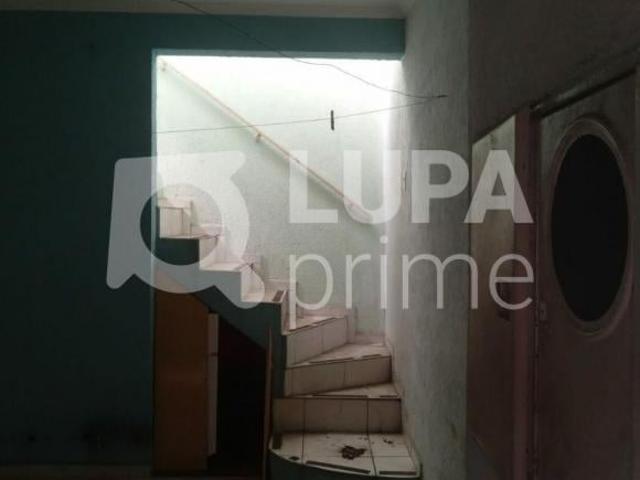 Sobrado com 3 dormitórios sendo 1 suíte á venda na Parada Inglesa
