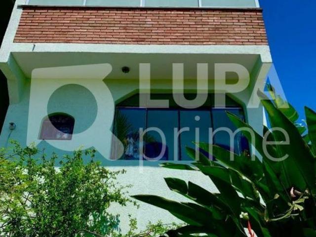 Sobrado com 3 dormitórios sendo 1 suíte á venda no Jardim São João