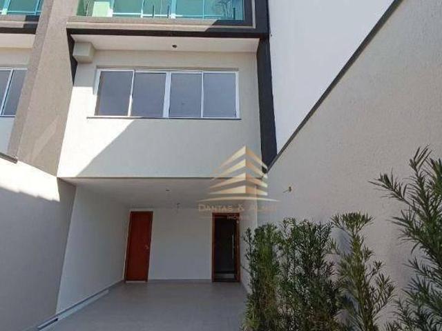 Sobrado com 3 dormitórios sendo 1 suíte e 2 vagas à venda, 160 m² por R$ 740.000 Vila Gustavo S