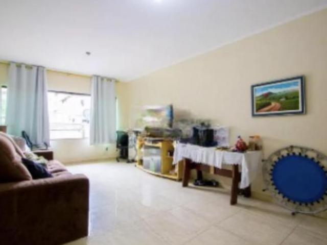 Sobrado com 3 dormitórios sendo 1 suíte Jardim Las Vegas / Santo André REF: 15343