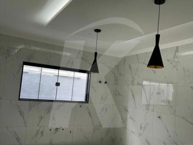 Sobrado com 3 dormitórios, sendo 3 suítes e 3 vagas, com 180m² na Parada Inglesa
