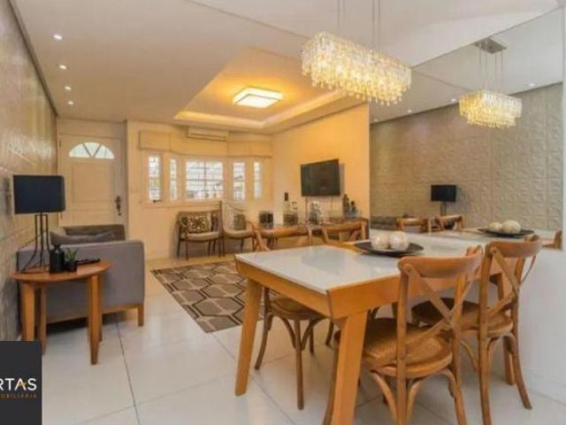 Sobrado com 3 dormitorios, sótão e terraço no Jardim Itu Sabará