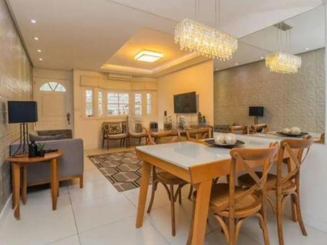 Sobrado com 3 dormitorios, sótão e terraço no Jardim Itu Sabará