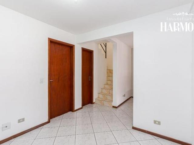 Sobrado com 3 dormitórios, 104m² e 2 vagas cobertas no Guaíra R$ 549.990