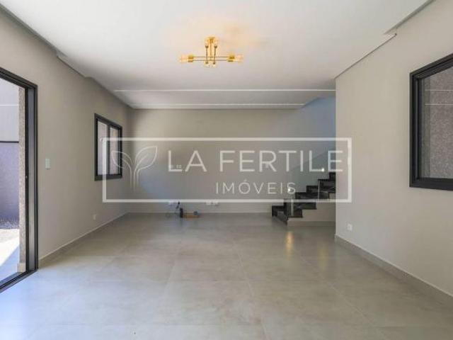 Sobrado com 3 Dormitórios, 1 Suíte, 143,76 m², à venda por R$ 929.000 Costeira, São José dos Pinha