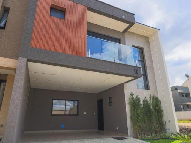 Sobrado com 3 dormitórios, 1 suíte, 2 vagas, 144 m² Costeira São José dos Pinhais