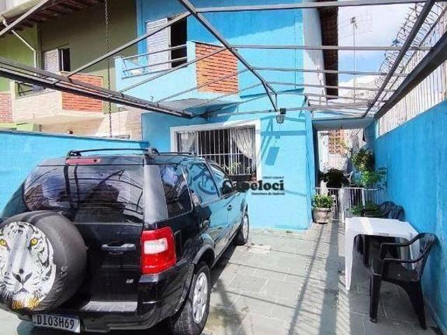 Sobrado com 3 dormitórios, 1 suíte com sacada em terreno de 594 mts com 107 m² de construção Fregu