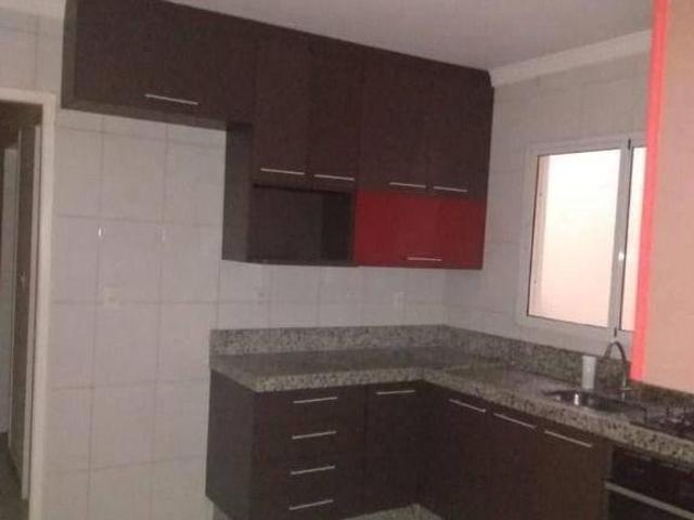 Sobrado com 3 dormitórios, 1 suíte à venda, 140 m² por R$ 500.000 Jardim Flor da Montanha Guarul