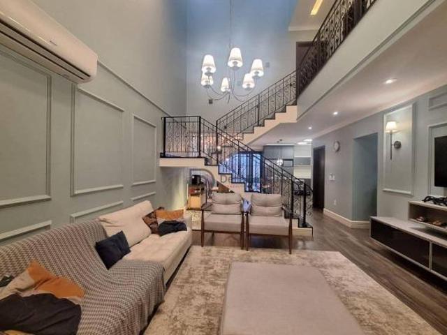 Sobrado com 3 dormitórios 1 suíte e 2 demi suítes à venda, 217 m² por R$ 0 Jardim Piemonte Ind