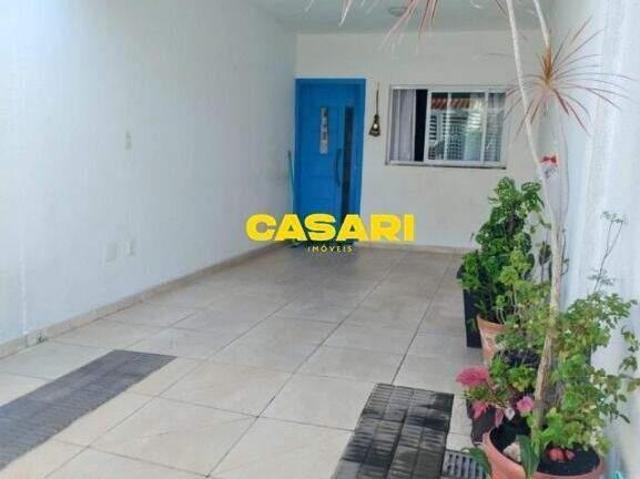 Sobrado com 3 Dormitórios, 1 Suíte e 2 Vagas à Venda – Vila Humaitá, Santo André